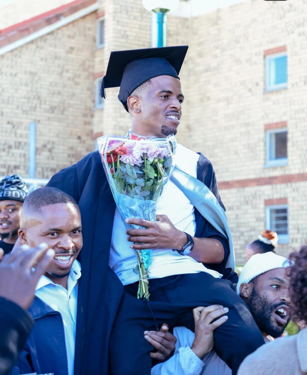 Philasande Valentine Nkosi – Modern Portfolio